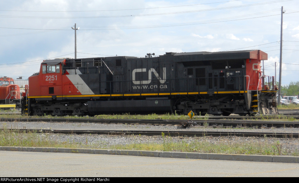 CN 2251